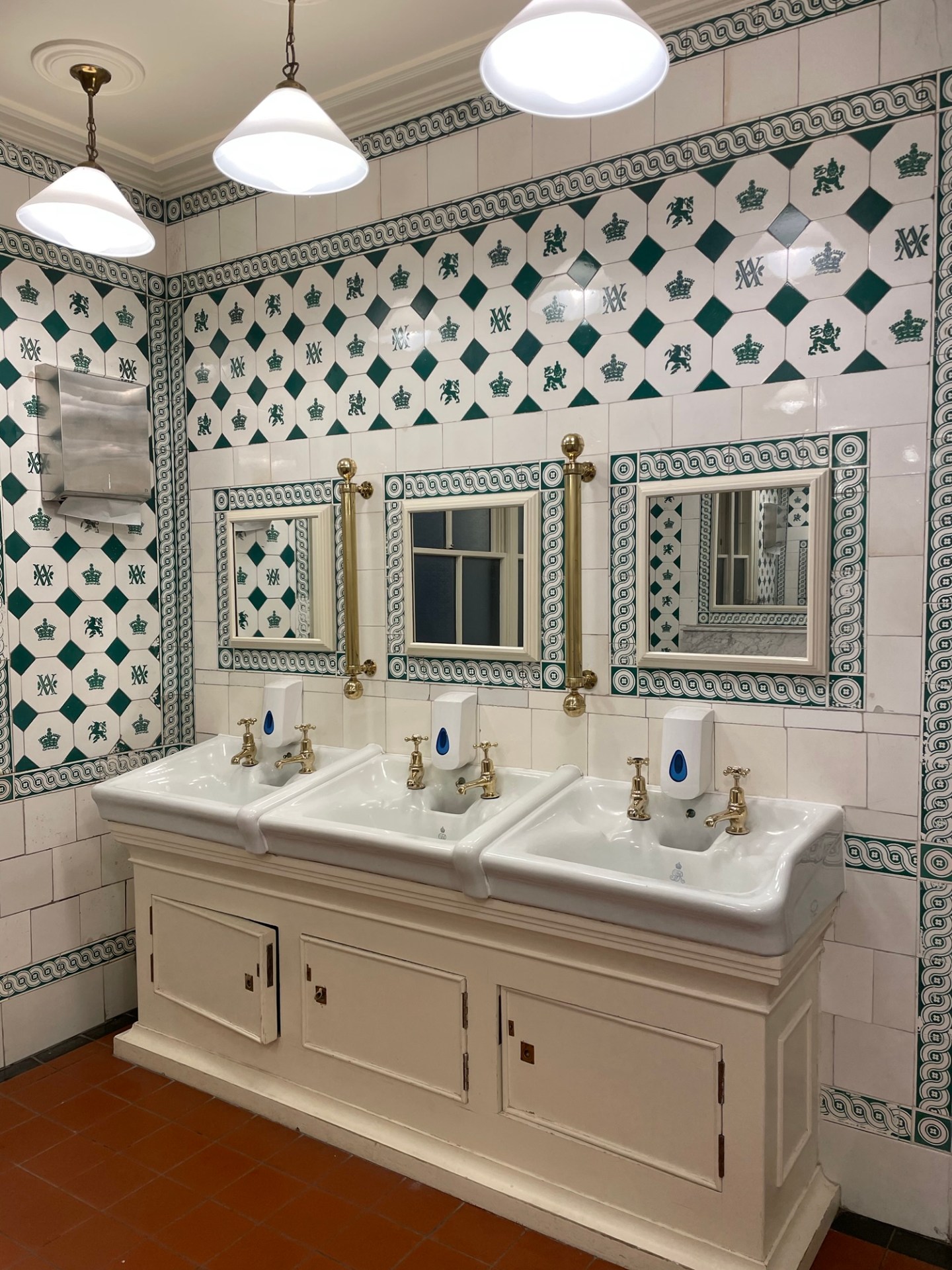 Victorian Toilets of England – Secrets of Philadelphia